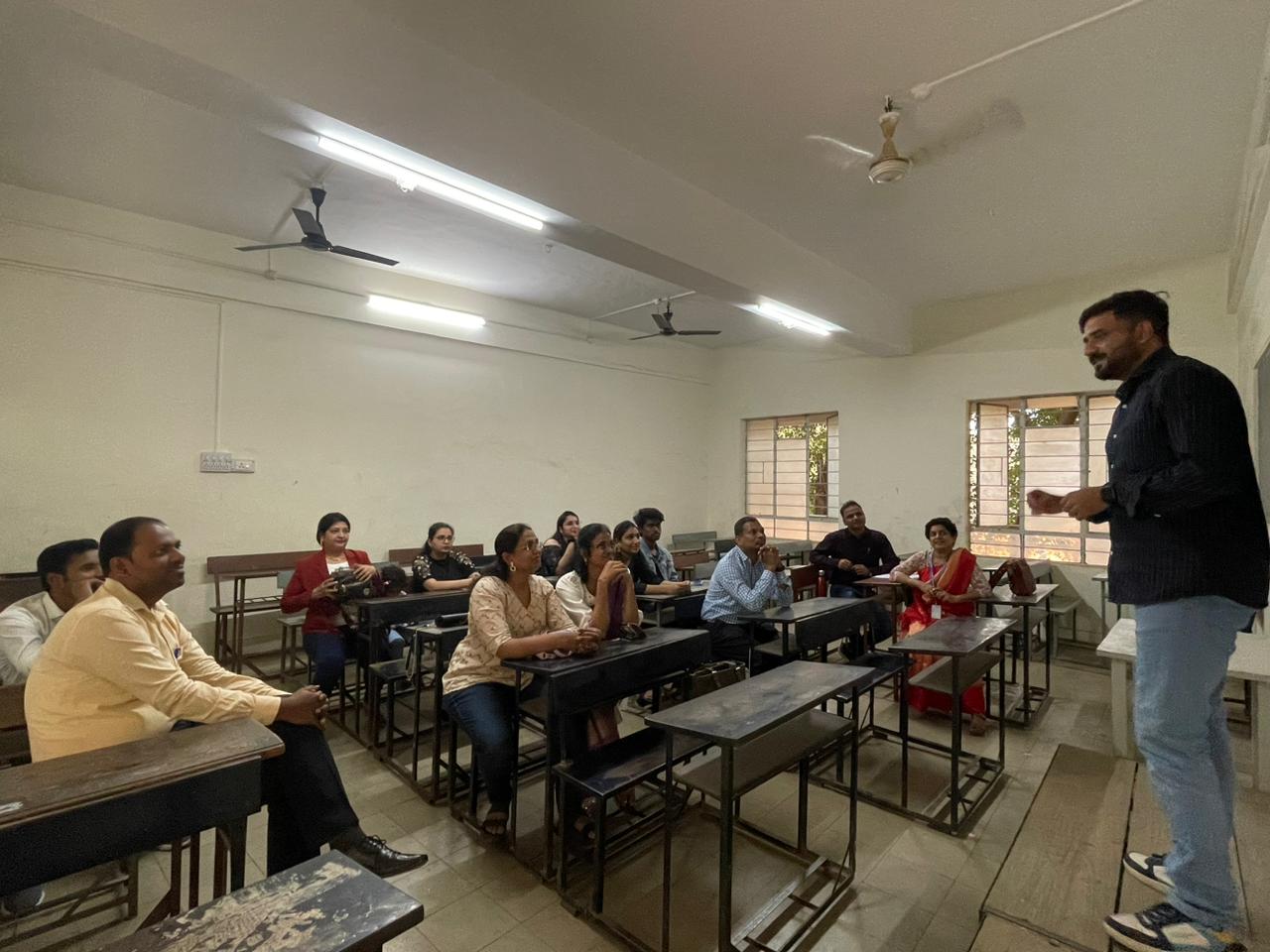 English – MES Abasaheb Garware College, Pune